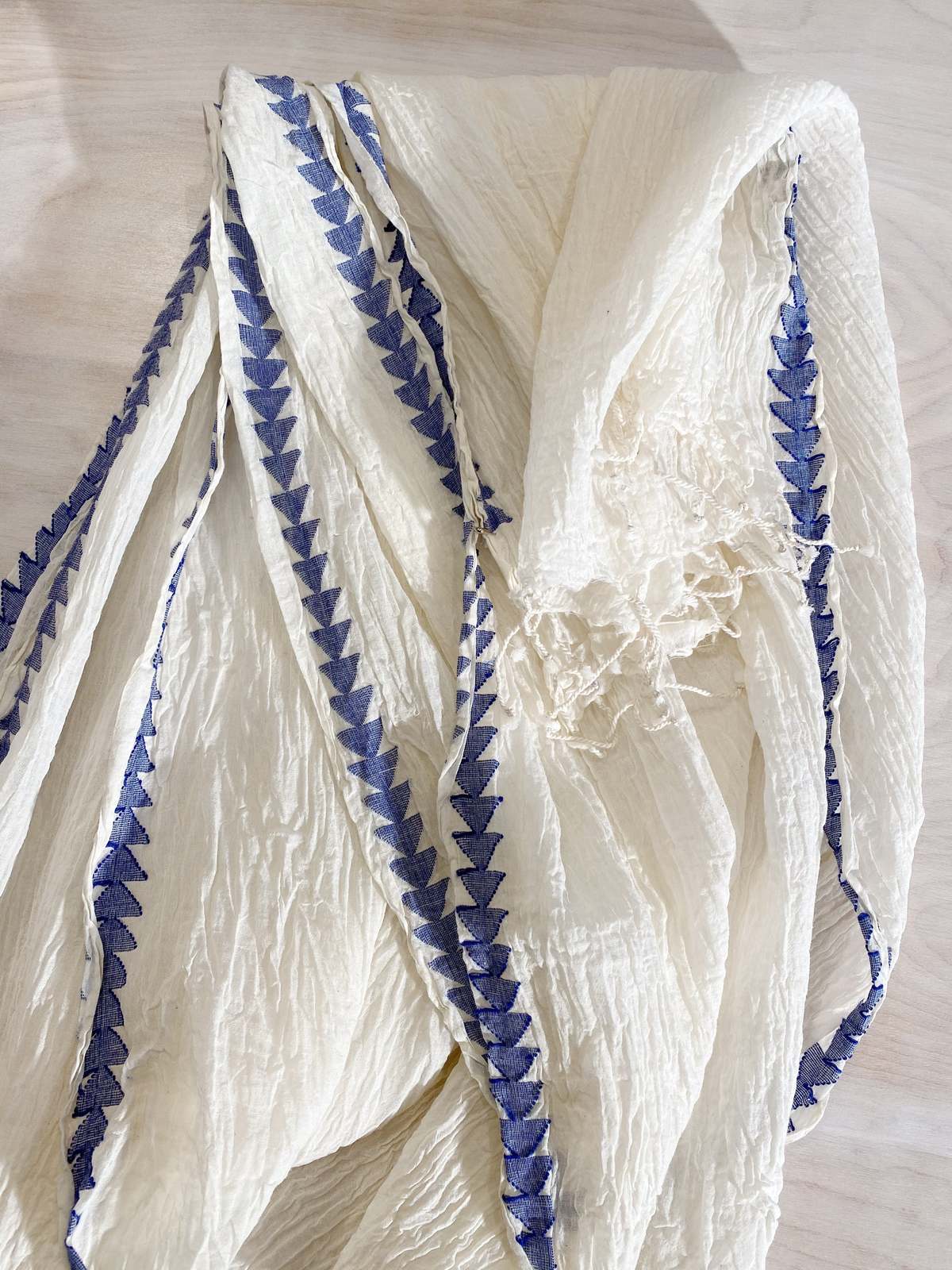 Auntie Oti Arrow Jamdani Scarf - white | Garmentory